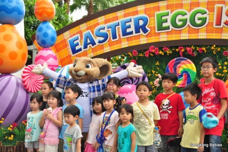 Easter Egg hunting at Universal Studios - Sengkang Babies
